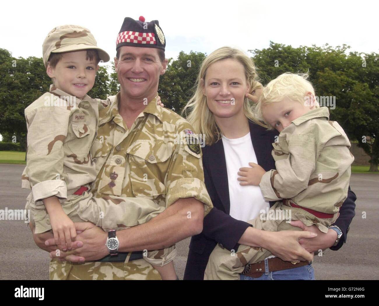 Lt col simon west avec sa famille Banque de photographies et d’images à ...