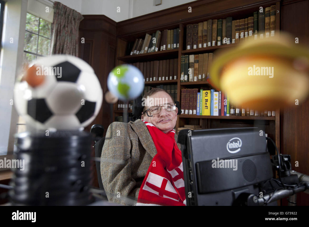 Le professeur Stephen Hawking dévoile une nouvelle formule scientifique ...