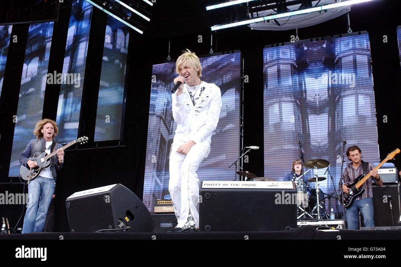 Lead singer of the rock group the calling Banque de photographies et d ...