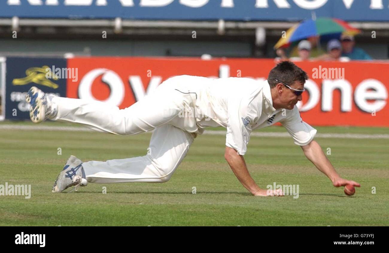 Sport cricket action ashley giles ridley jacobs Banque de photographies ...