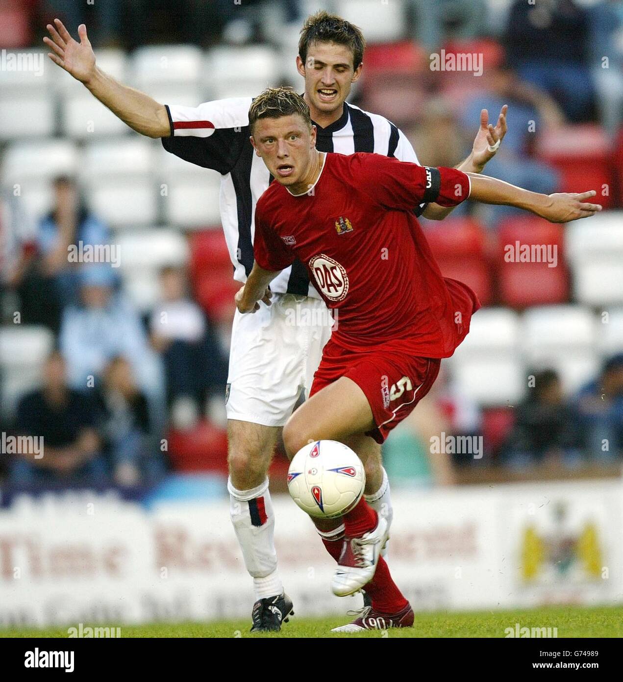 Sport football action danny cole scott dobie Banque de photographies et ...