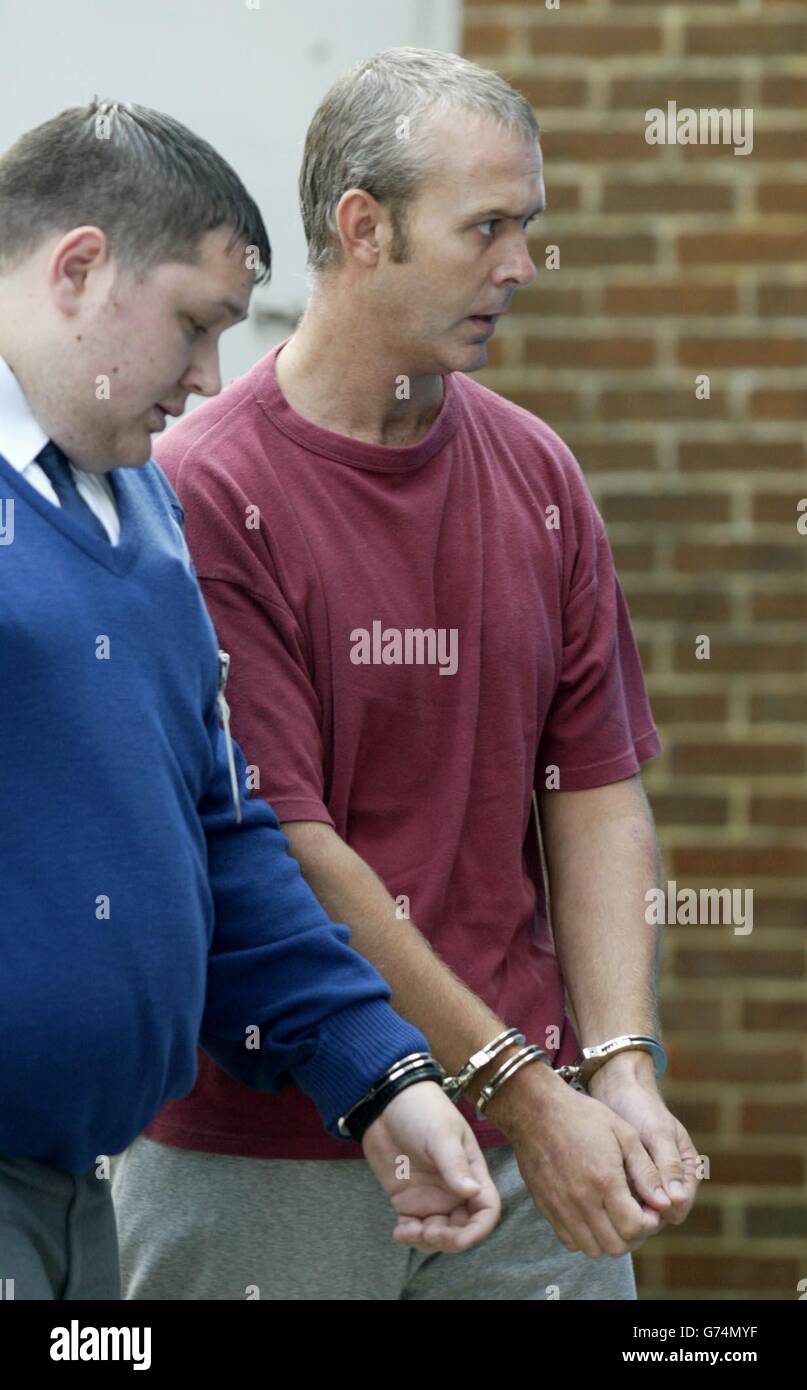 Andrew wragg est conduit dans le tribunal de lewis Banque de ...