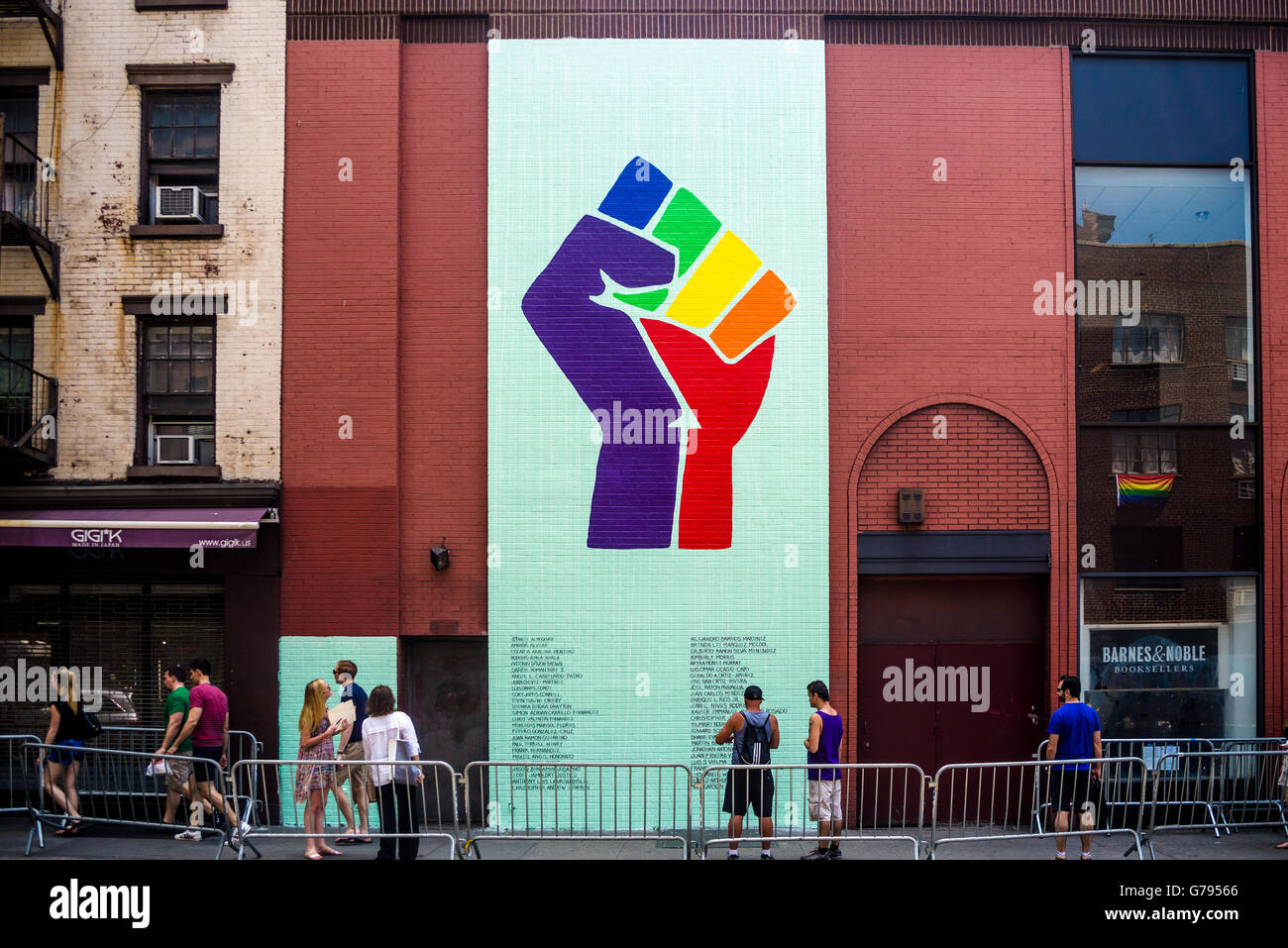 Gay pride art mural Banque de photographies et d’images à haute ...