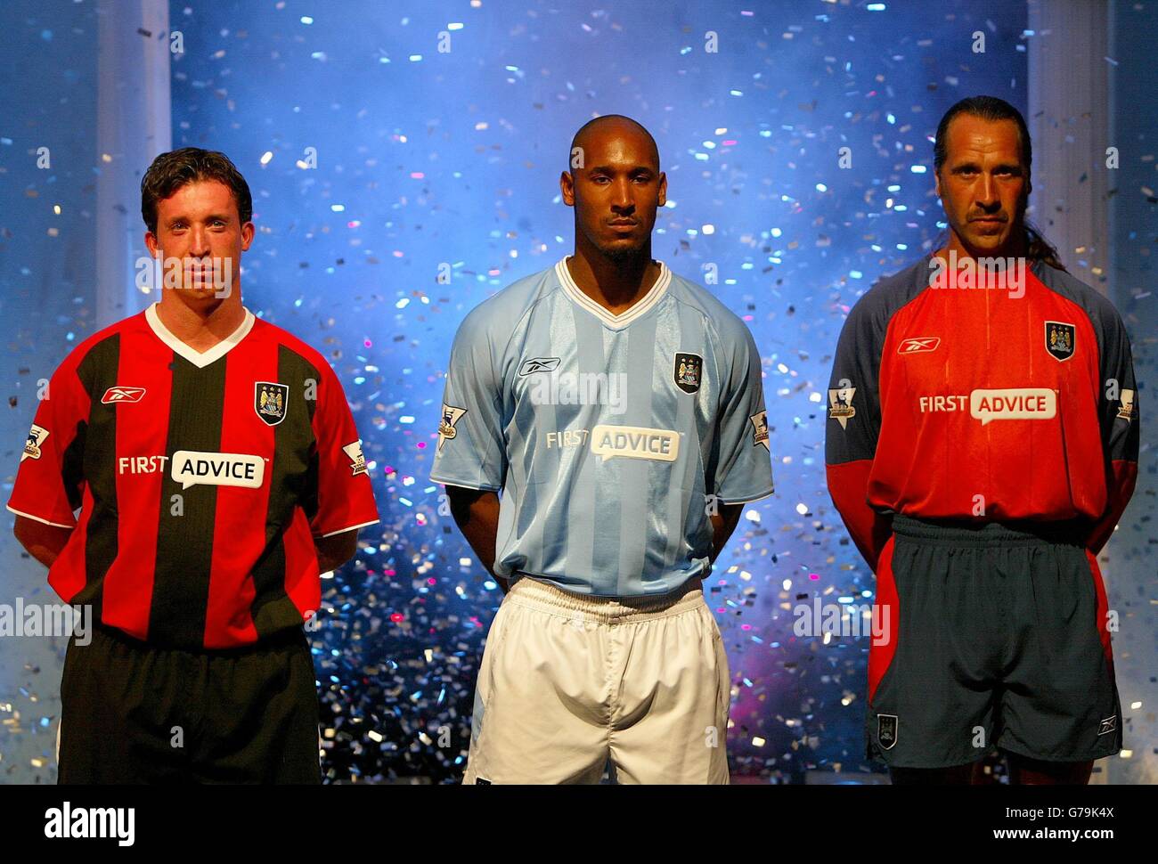 Robbie Fowler de Manchester City et Nicolas Anelka avec la nouvelle ...
