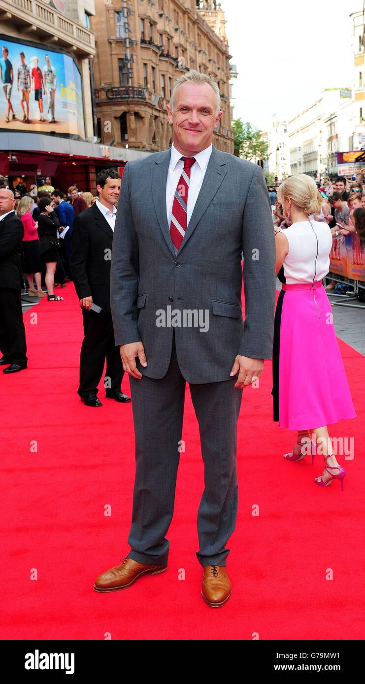 Showbiz inbetweeners premier tapis rouge mangpa pleine longueur tapis ...