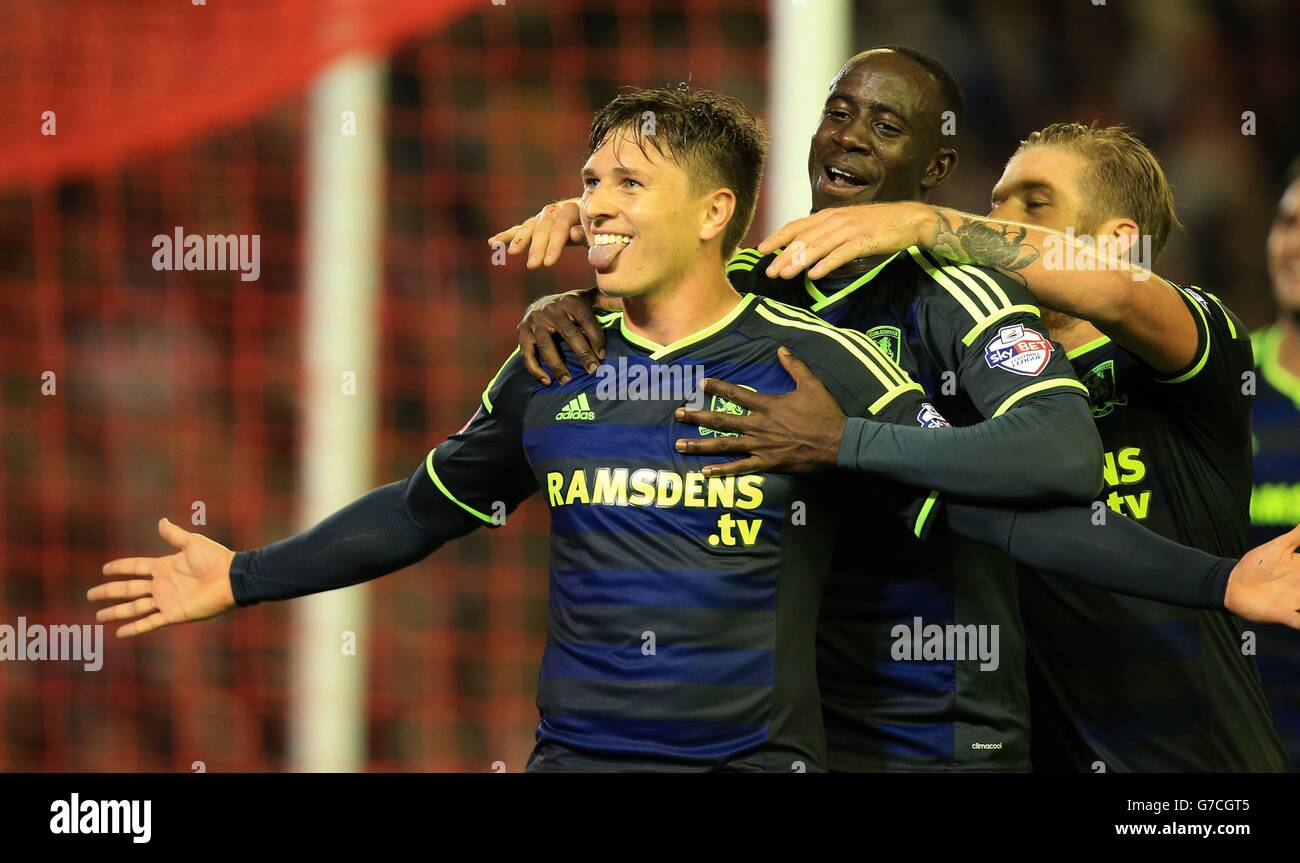 Adam Reach de Middlesbrough célèbre son but lors du match de la ...