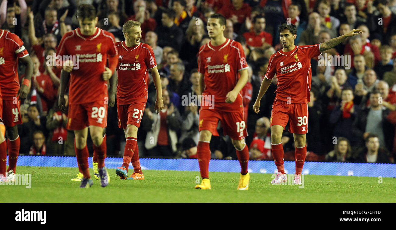 Suso de Liverpool (à droite) célèbre son but lors du match de la ...