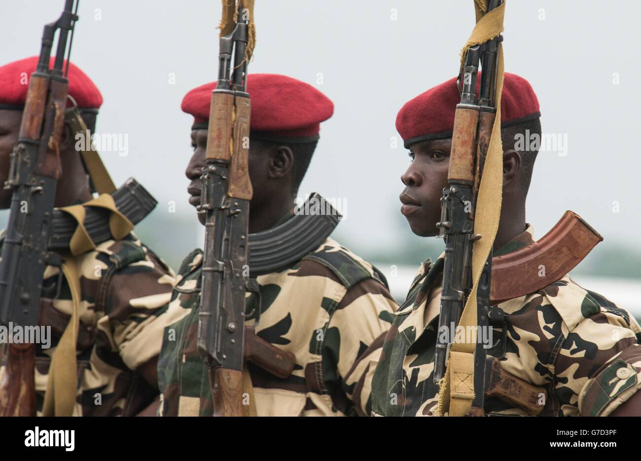 Cameroon army Banque de photographies et d’images à haute résolution ...