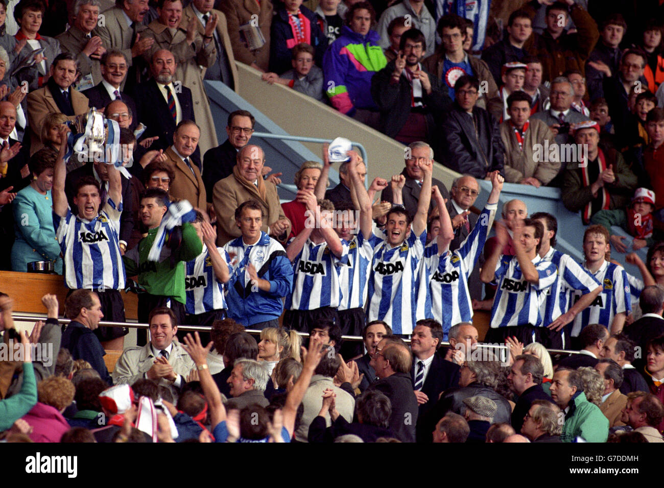 Finale de la coupe rumbelows Banque de photographies et d’images à ...