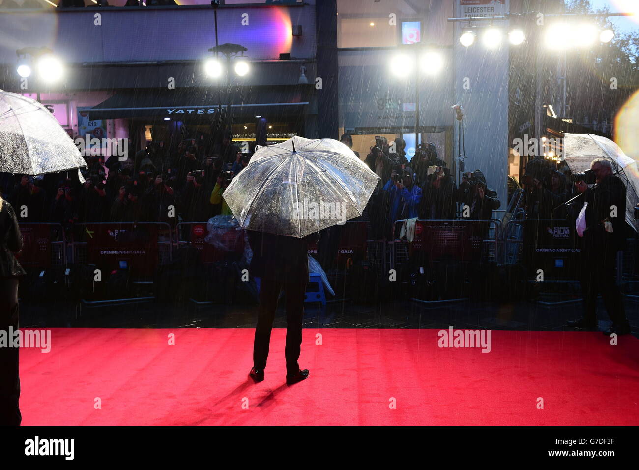 Tapis rouge odeon cinema premier Banque de photographies et d’images à ...