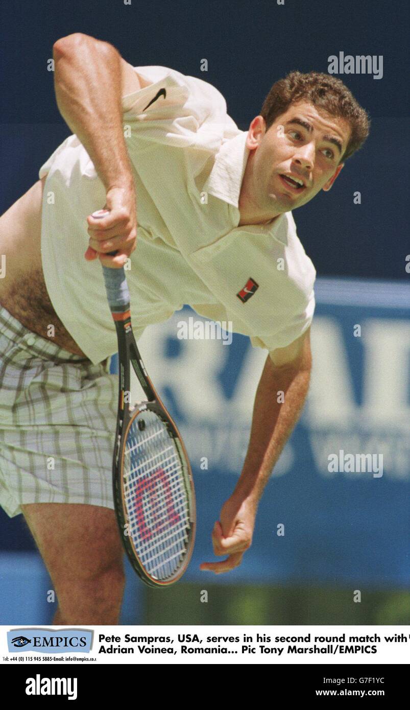 Sert dans son match de second tour avec adrian voinea Banque de ...