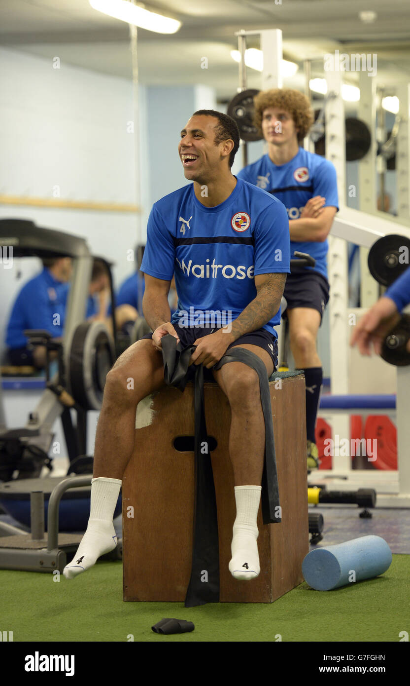 Football - Reading FC Open Day - Madejski Stadium.La lecture est Anton ...