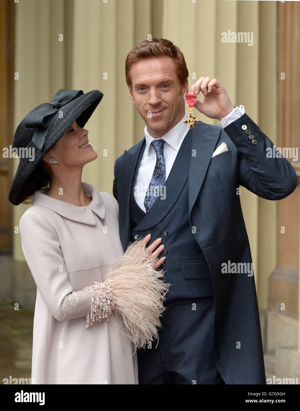 L'acteur Damian Lewis avec son épouse Helen McClory comme il est son ...