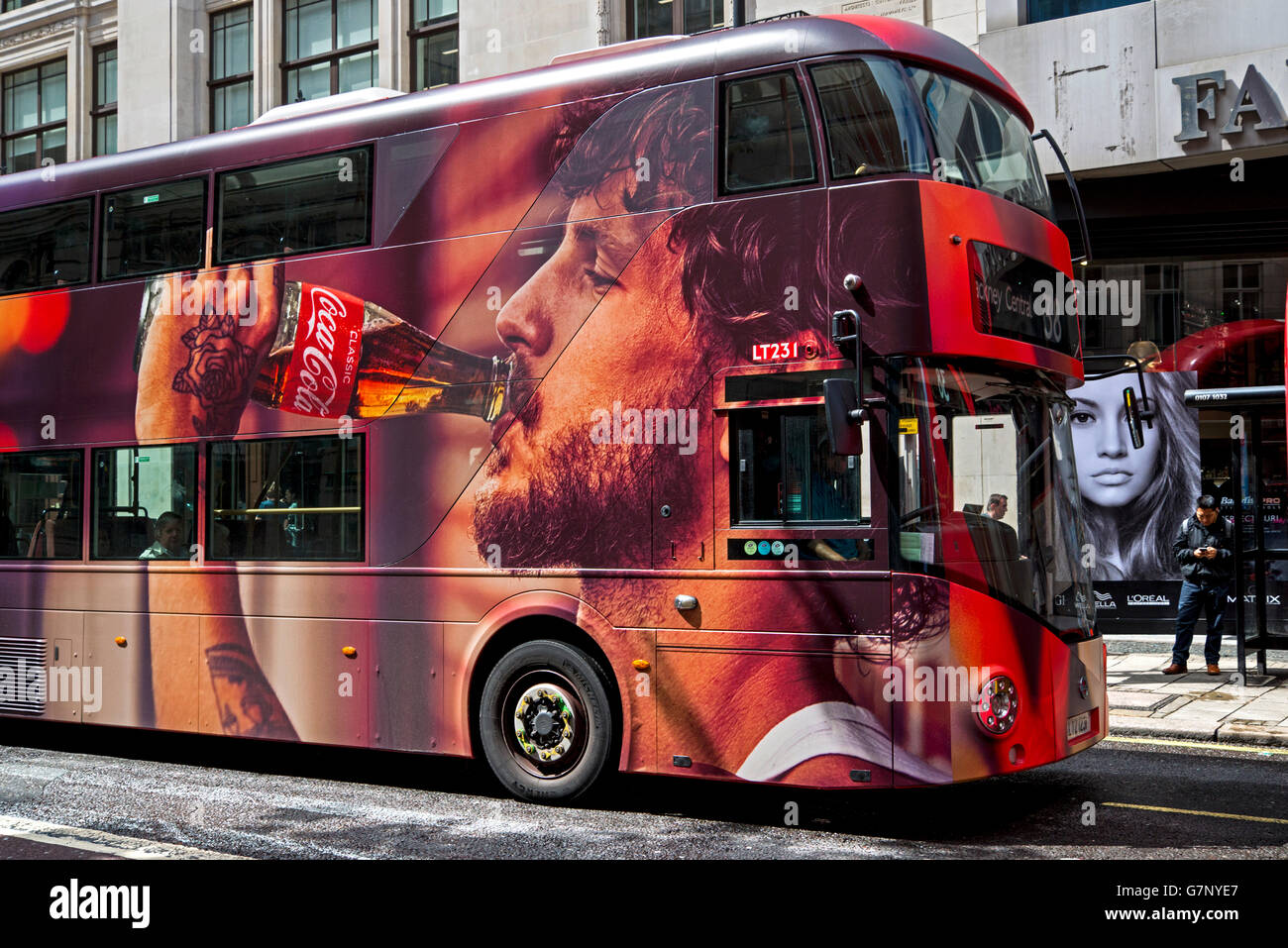 Coca cola ad Banque de photographies et d’images à haute résolution - Alamy