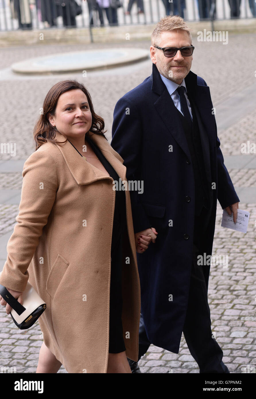Kenneth Branagh et son épouse Lindsay Brunnock arrivent à l'abbaye de ...