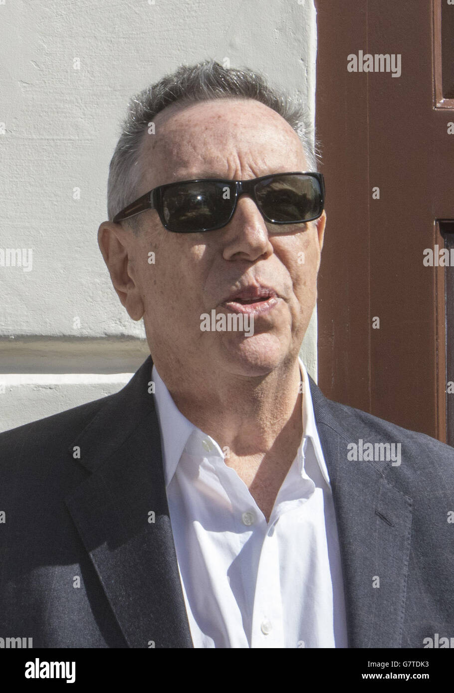 Eliot cohen the owner of the red bus recording studios Banque de ...