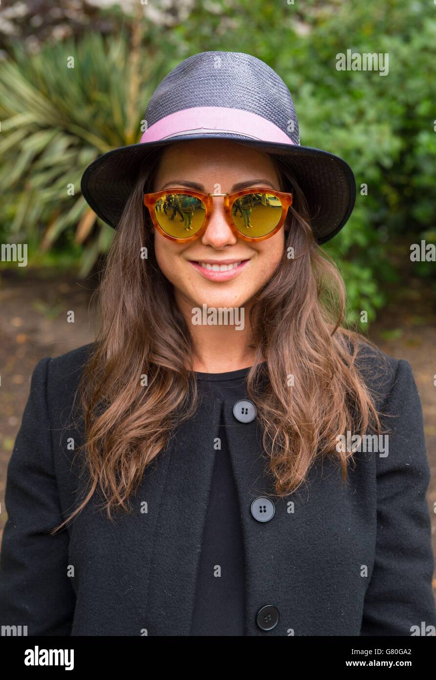 Made in actrice chelsea louise thompson Banque de photographies et d ...