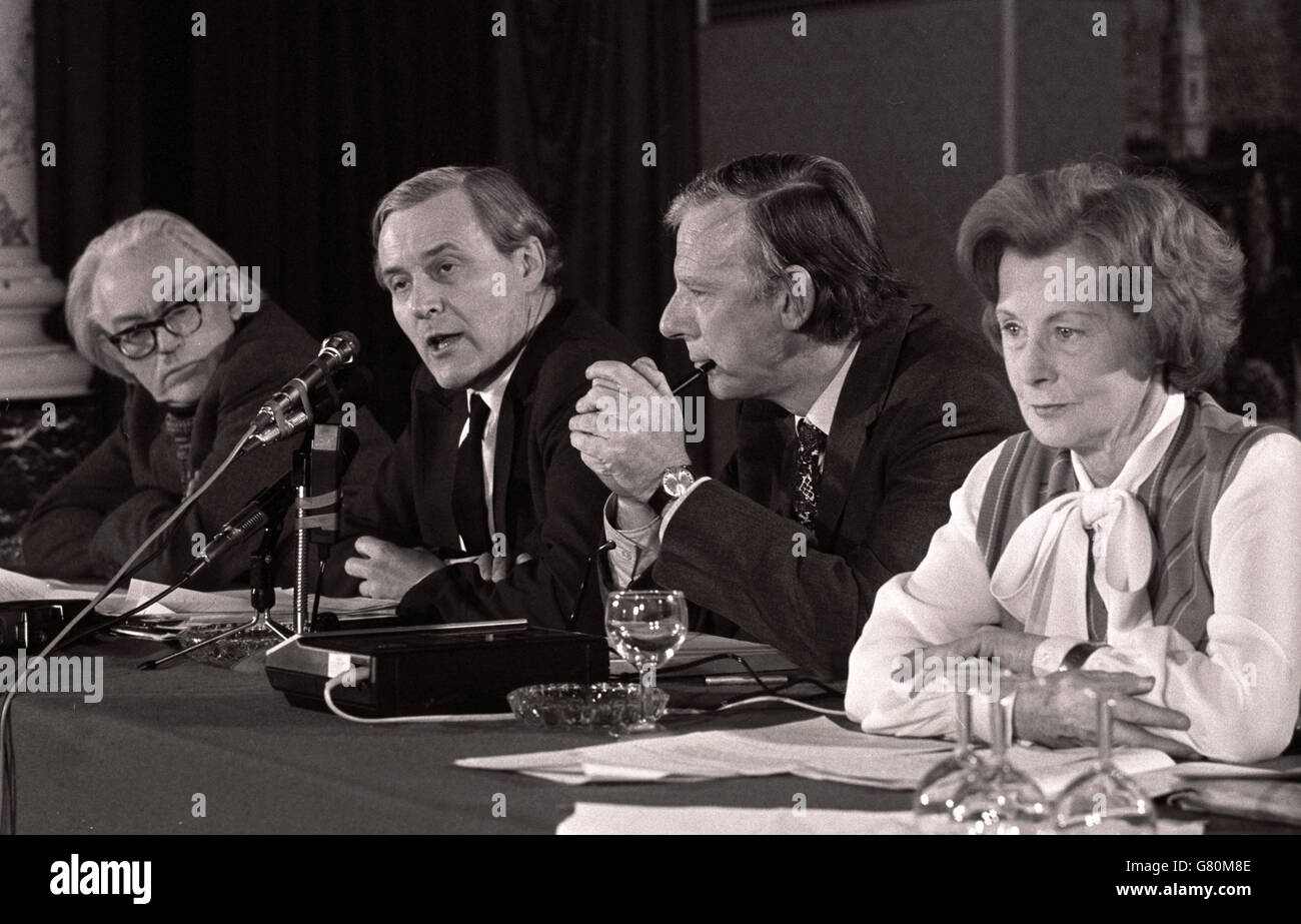 Mrs barbara castle Banque de photographies et d’images à haute ...