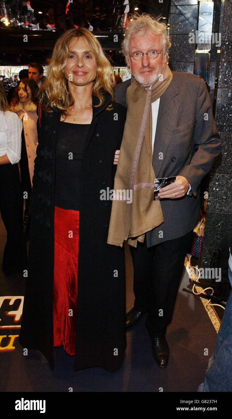 Maryam dabo james bond Banque de photographies et d’images à haute ...