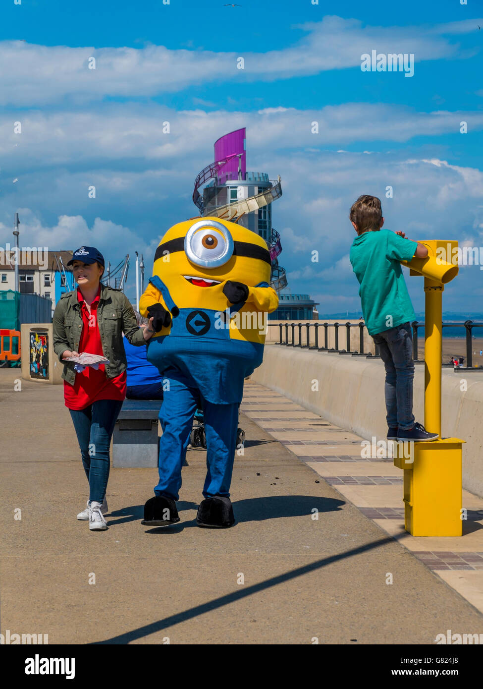 Minion fancy dress Banque de photographies et d’images à haute ...