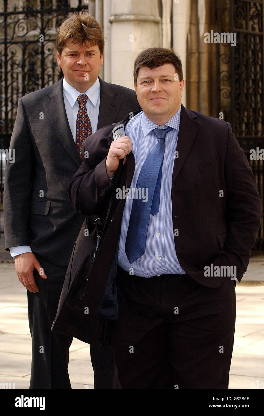 Le chef de chambre Malcolm Bryson (à gauche) et le gérant de Stud Robin ...