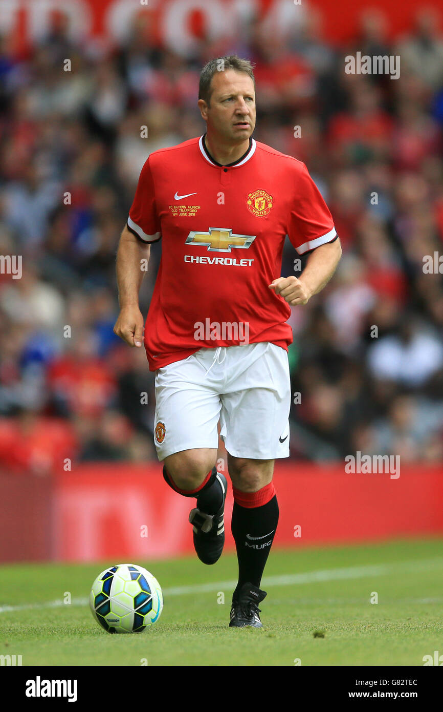 Football - Manchester United Legends / Bayern Munich Legends - Old ...