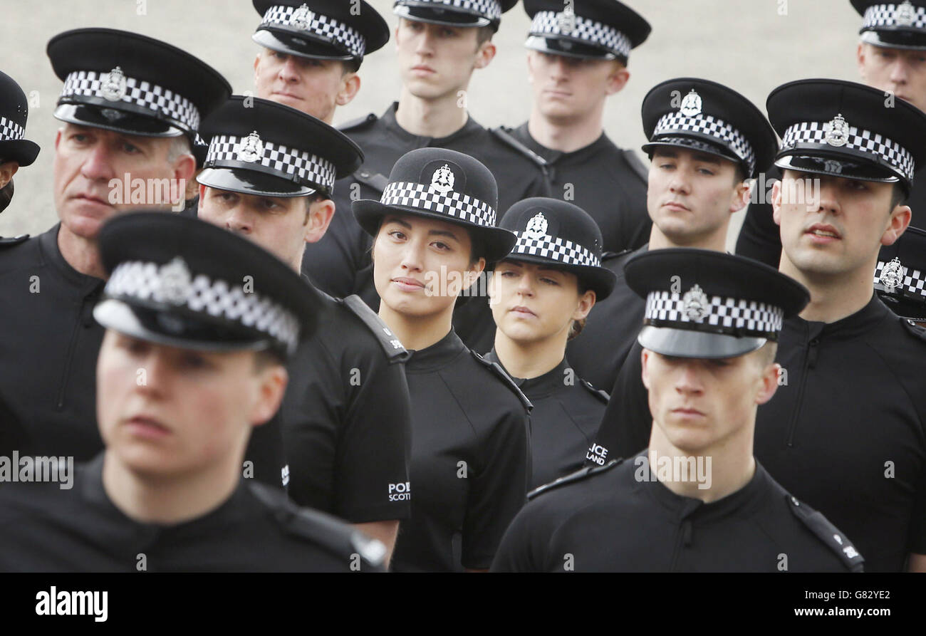 Un défilé de police au Collège de police écossais, au château de ...