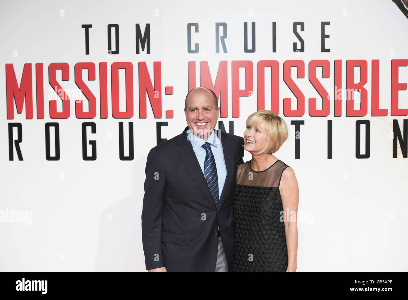 Le producteur exécutif Don Granger et son épouse Lisa McRee assistent à ...