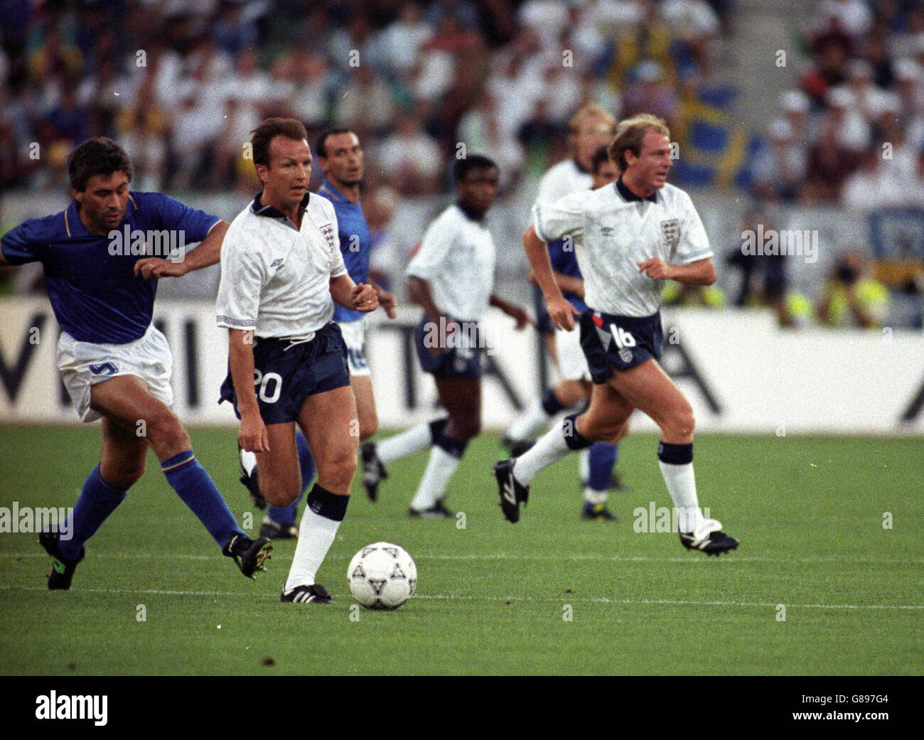 Football action coupe du monde italie italia 90 fifa Banque de ...
