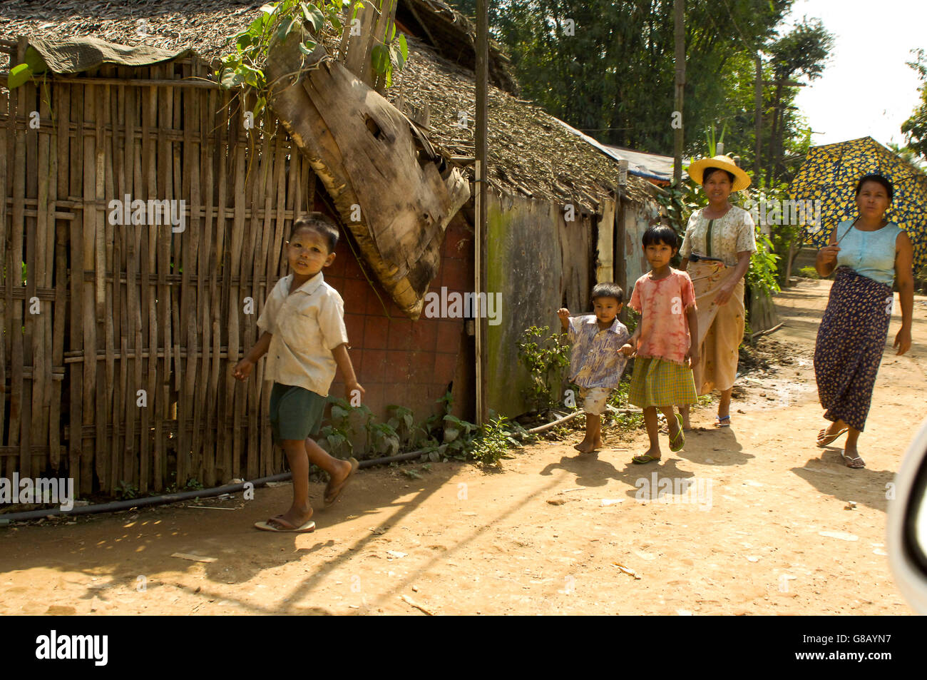 Portraits de femmes birmanes Banque de photographies et d’images à ...