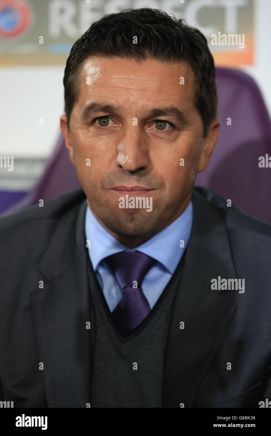 Besnik hasi Banque de photographies et d’images à haute résolution - Alamy