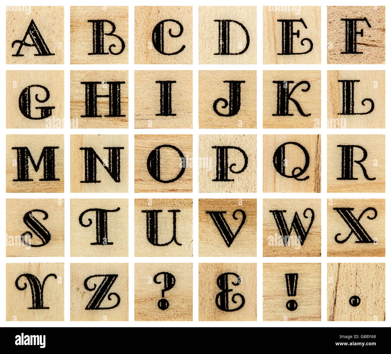 Les majuscules de l'alphabet anglais, collage de bois isolé, blocs d ...