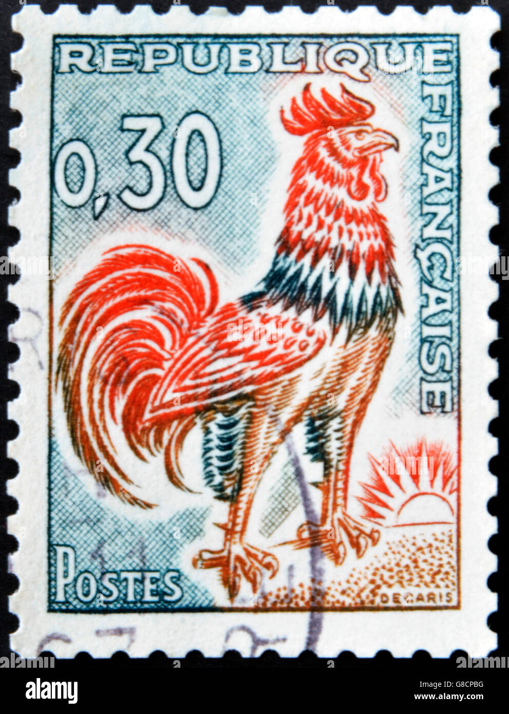 FRANCE - VERS 1965 : un timbre imprimé en France montrant un coq ...