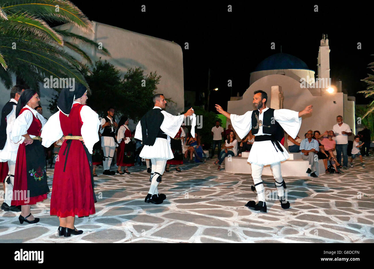 Greek Dancing Sirtaki Photos & Greek Dancing Sirtaki Images - Alamy