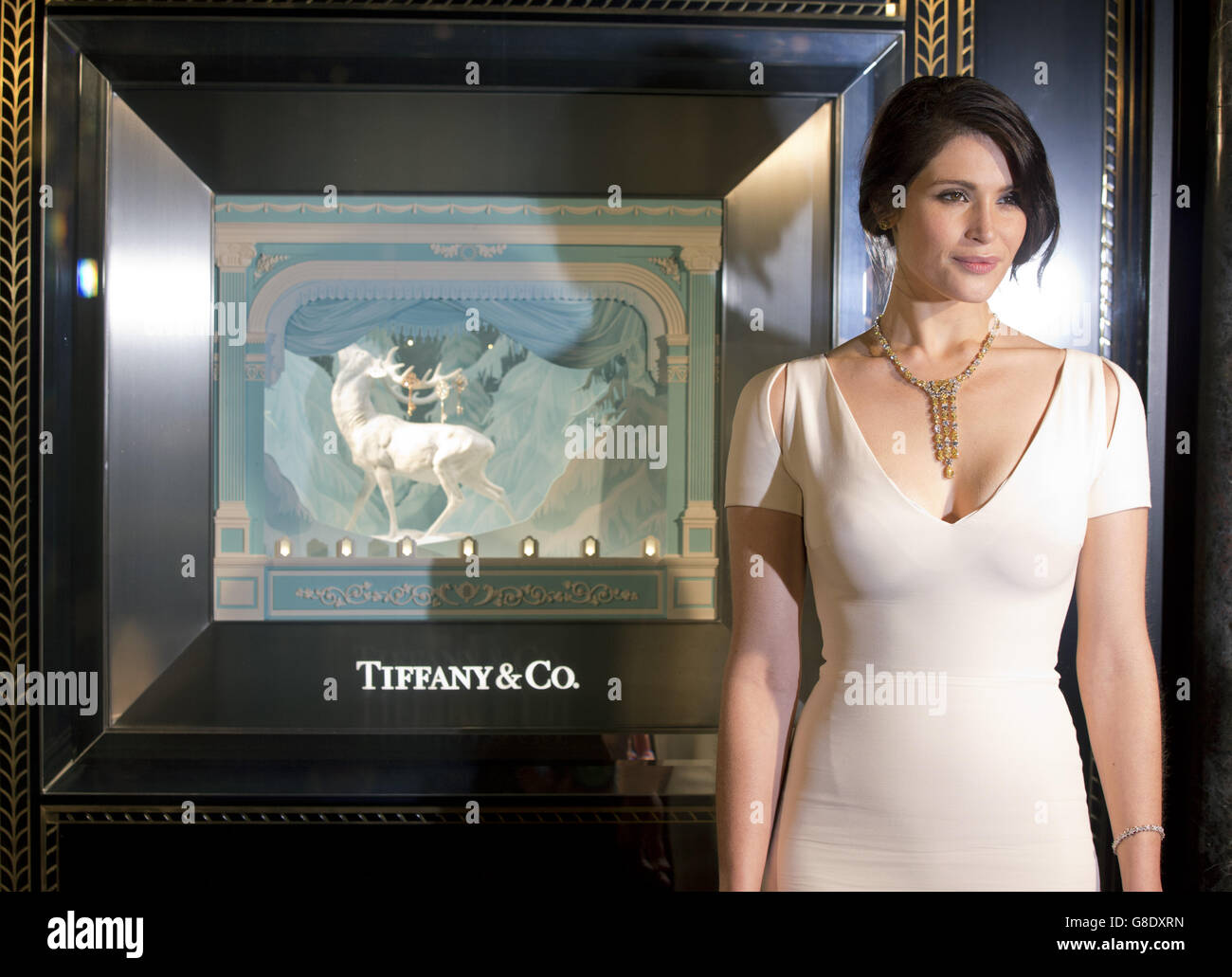 Gemma arterton tiffanys photocall Banque de photographies et d’images à haute résolution - Alamy
