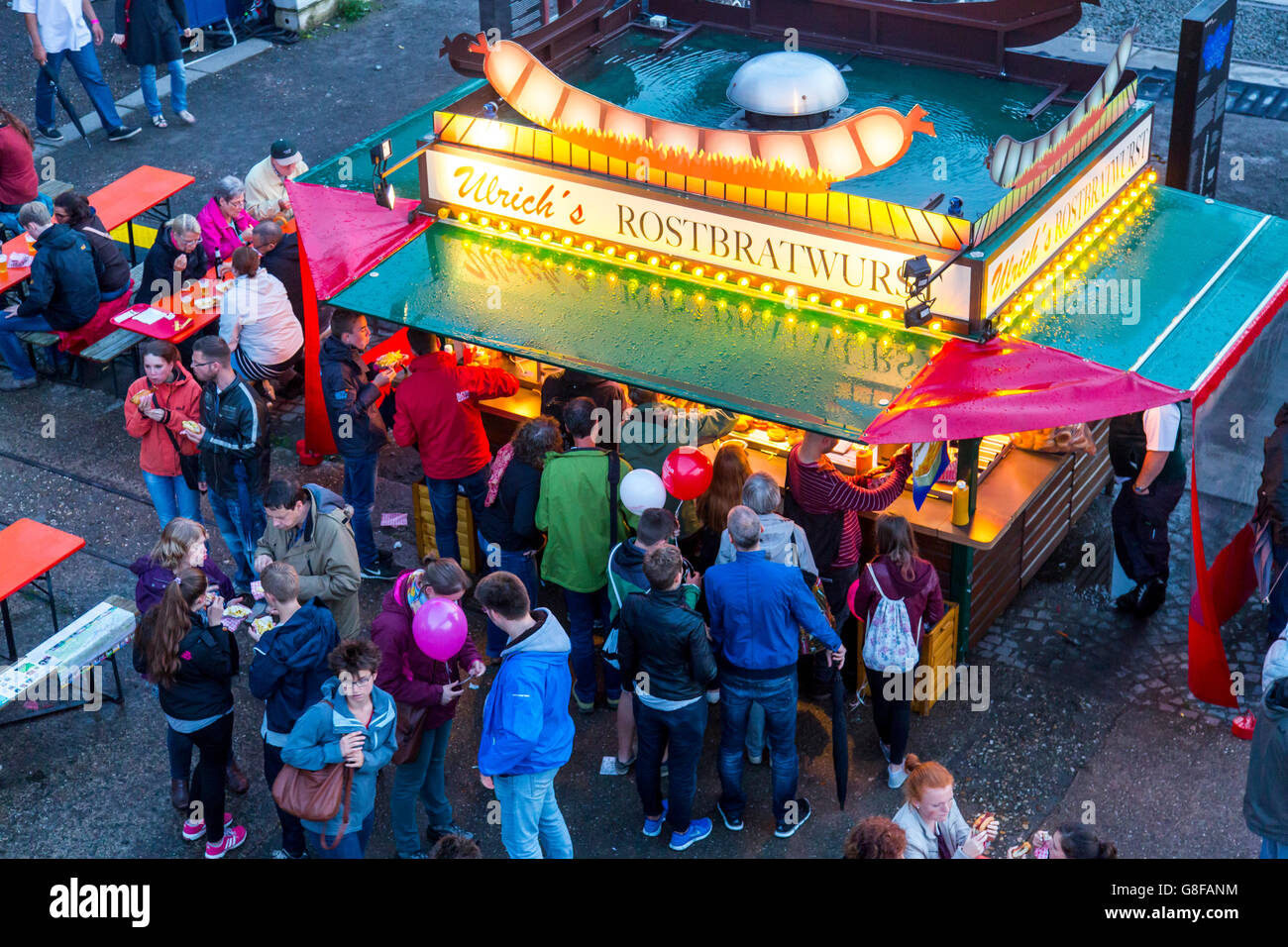 Bratwurst stand Banque de photographies et d’images à haute résolution - Alamy