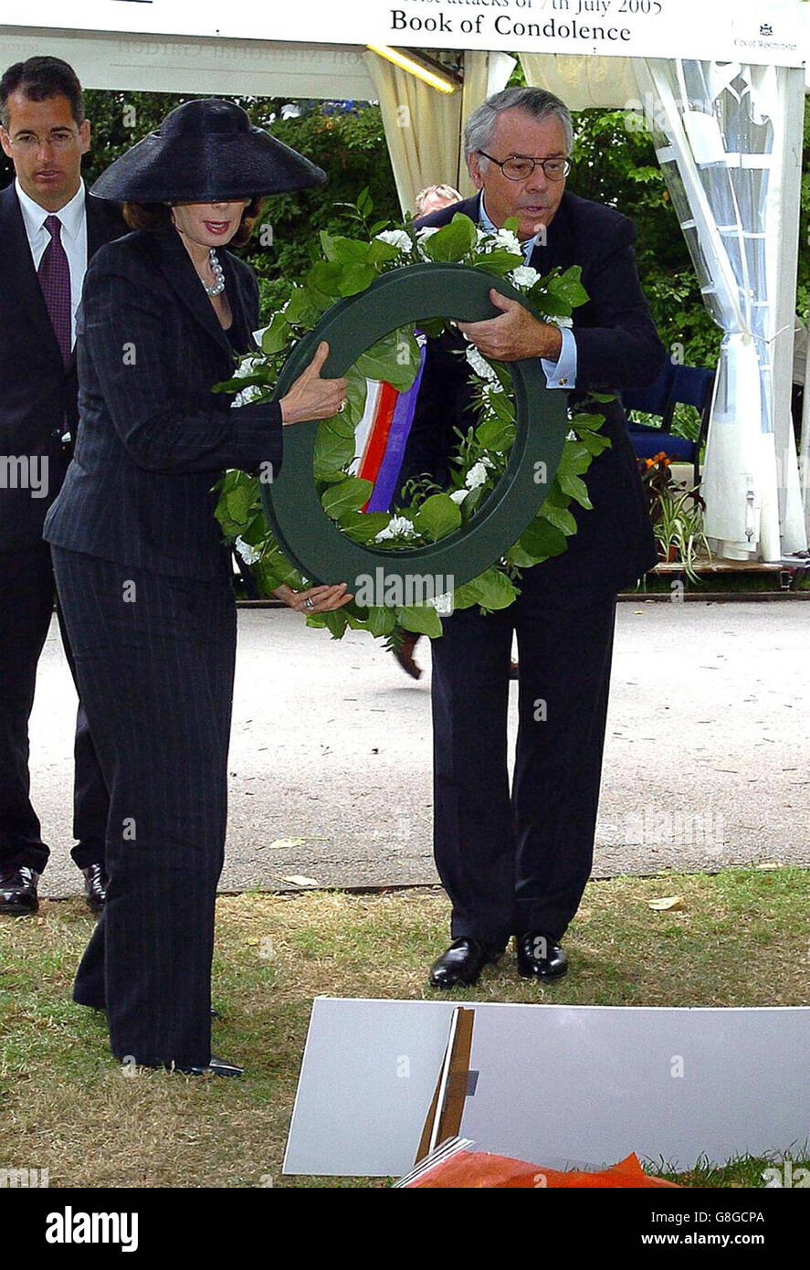 Le nouvel ambassadeur américain en Grande-Bretagne, Robert Tuttle, avec ...
