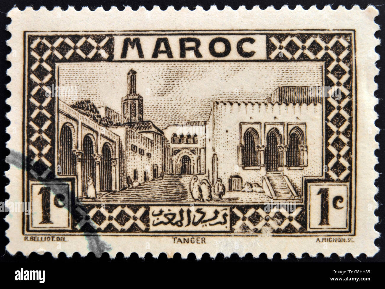Maroc - VERS 1938 : timbre imprimé au Maroc montre Tanger, vers 1938 ...