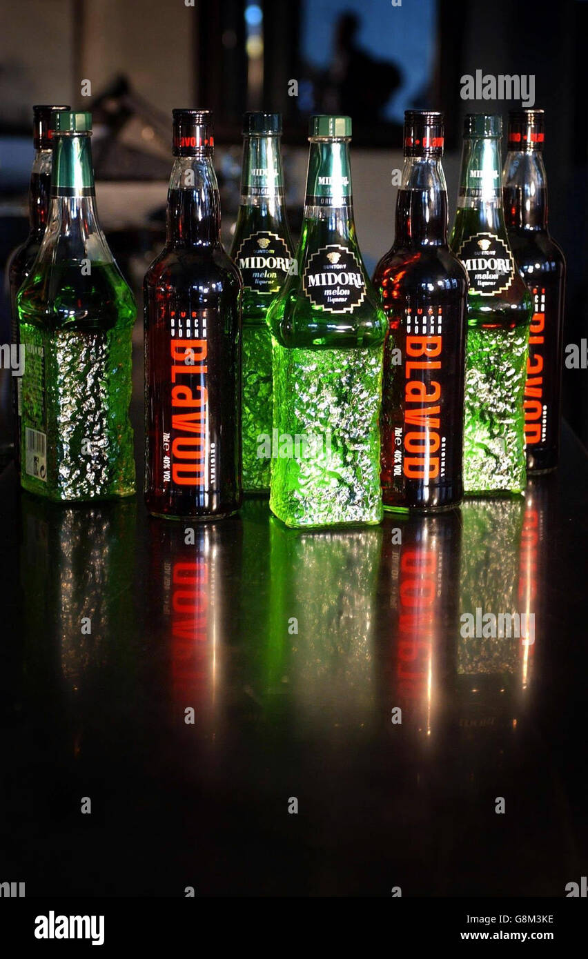 Bouteilles de vodka blavod Banque de photographies et d’images à haute ...