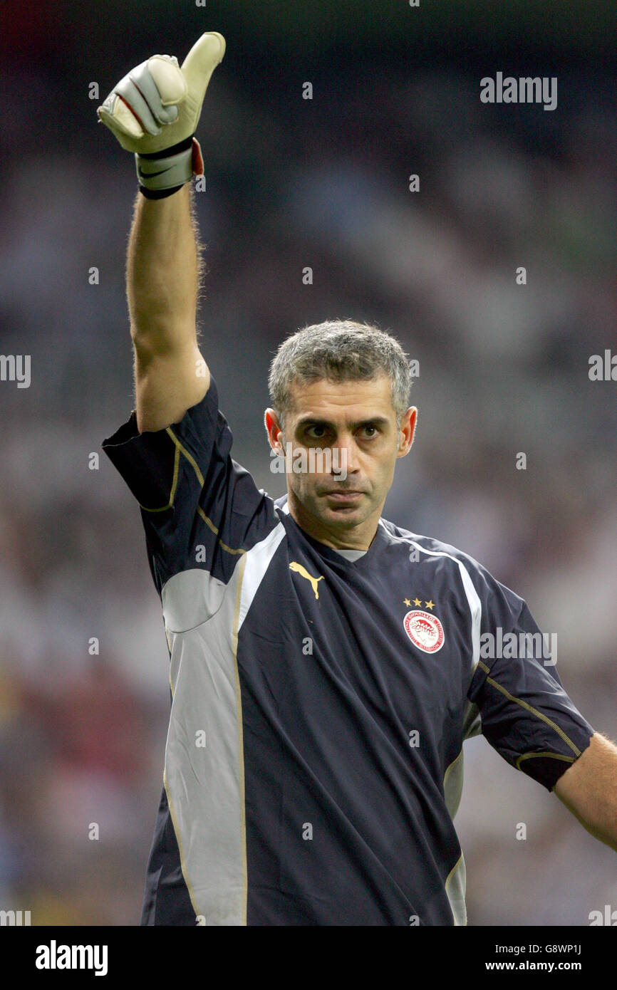 Gardien olympiakos antonios nikopolidis Banque de photographies et d ...