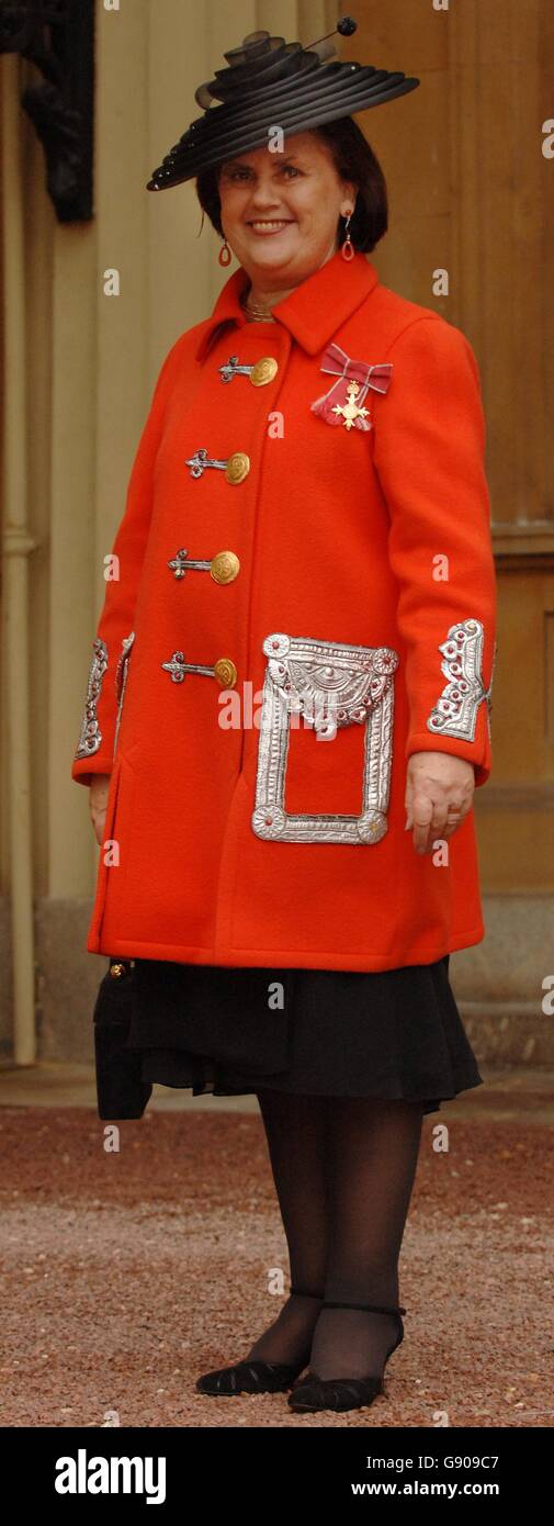 Rédactrice de mode du héraut et tribune international Banque de ...