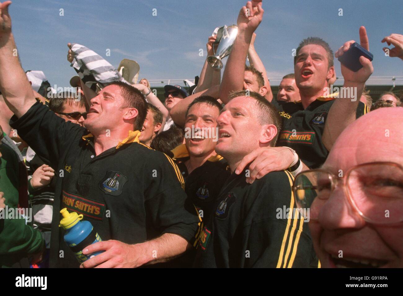 Rugby union allied dunbar premiership arlequins v newcastle Banque de ...