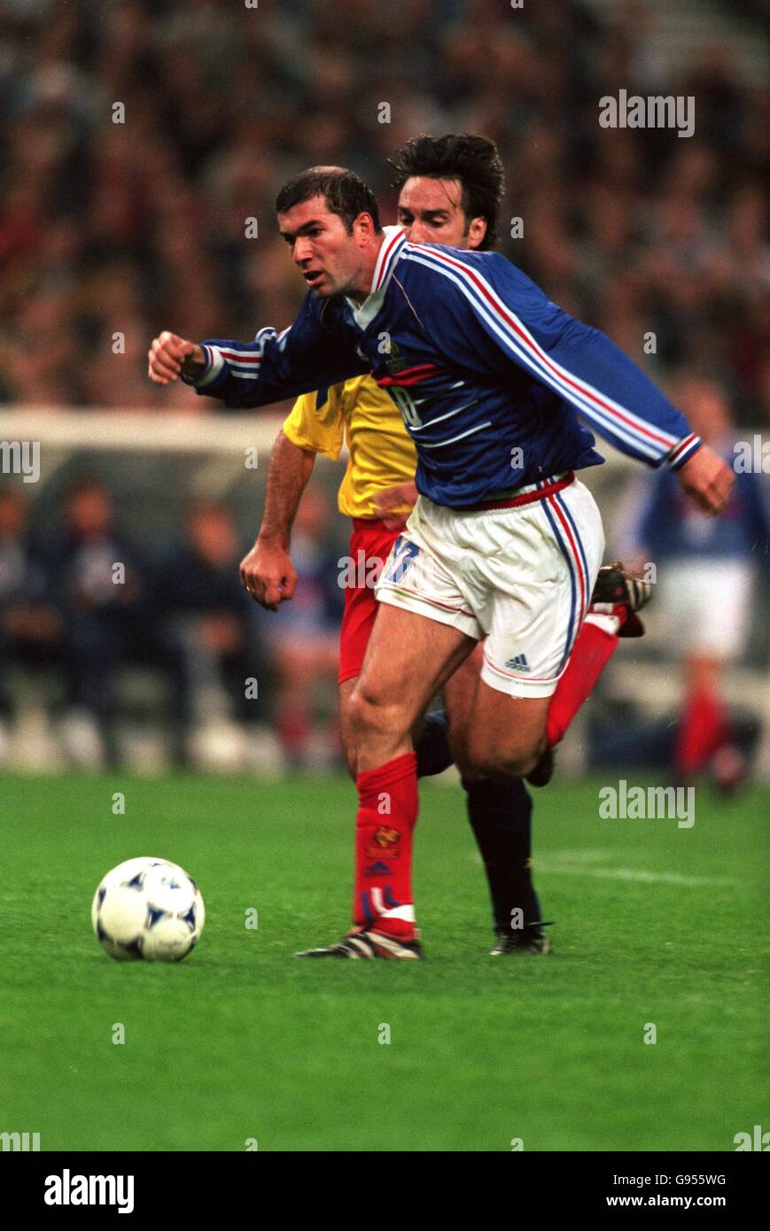 2000 zidane euro Banque de photographies et d’images à haute résolution ...