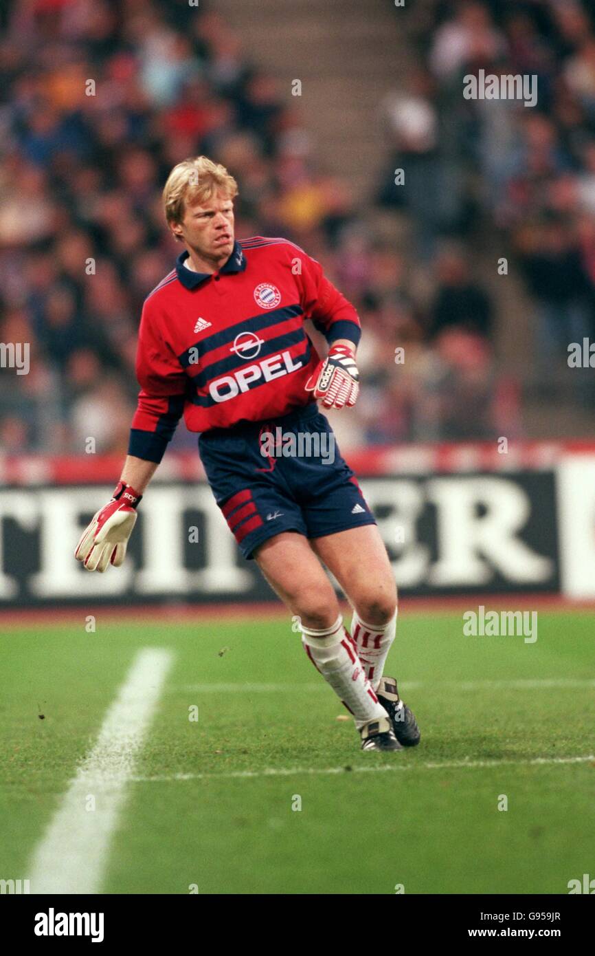 Oliver kahn goalkeeper bundesliga club Banque de photographies et d ...