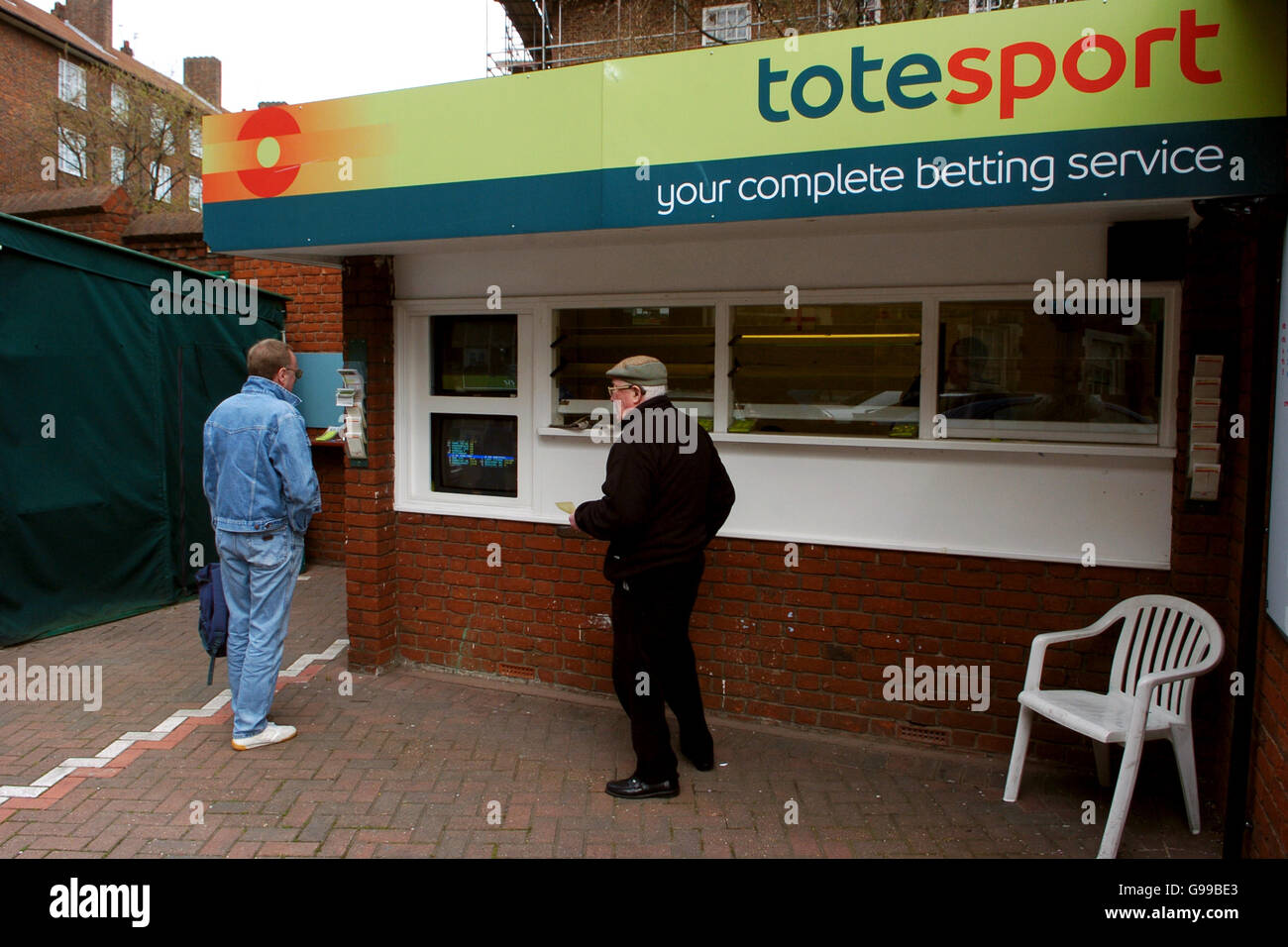 Le magasin de paris totesport brit ovale Banque de photographies et d ...