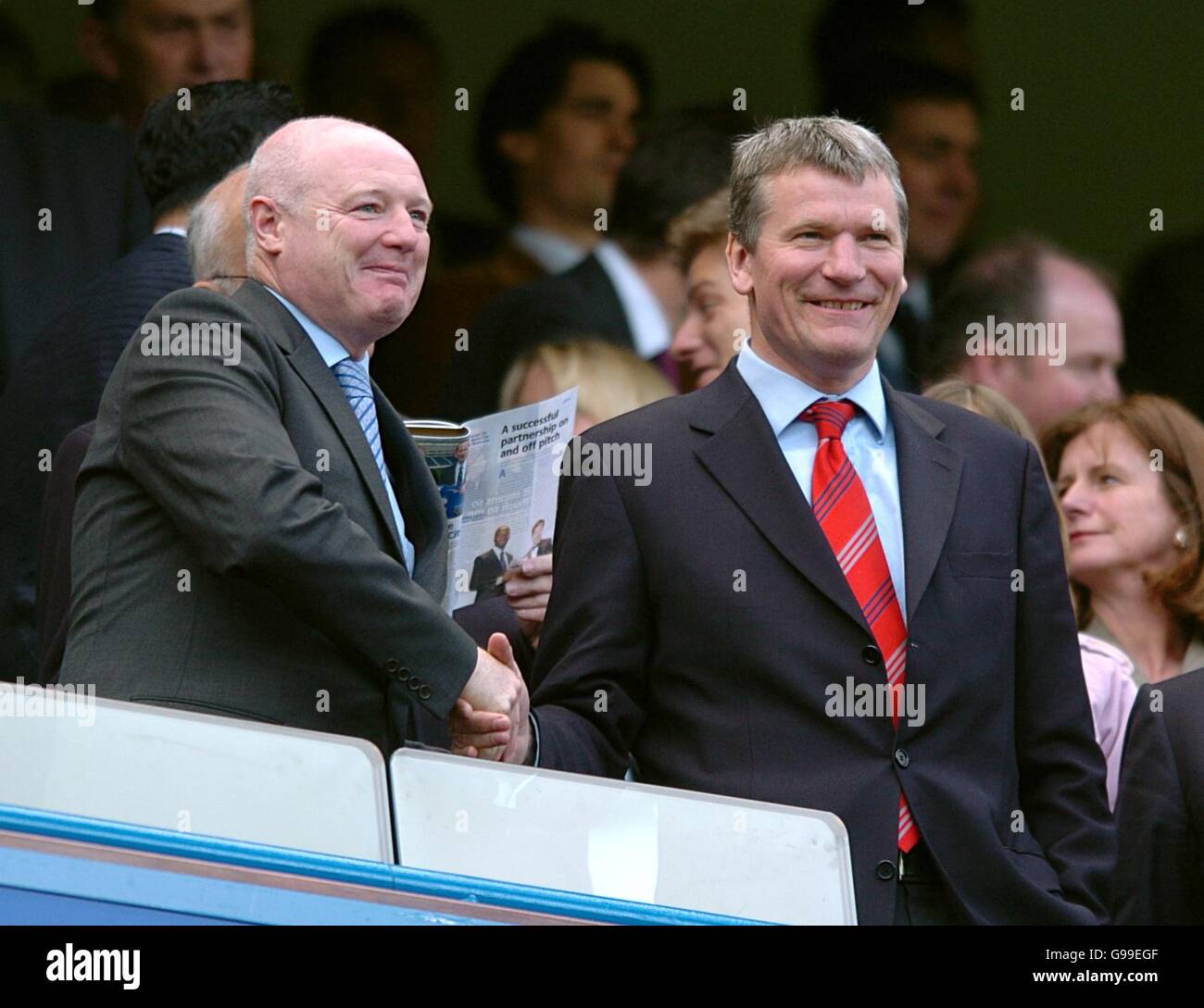 Chelsea chef de la direction peter kenyon Banque de photographies et d ...