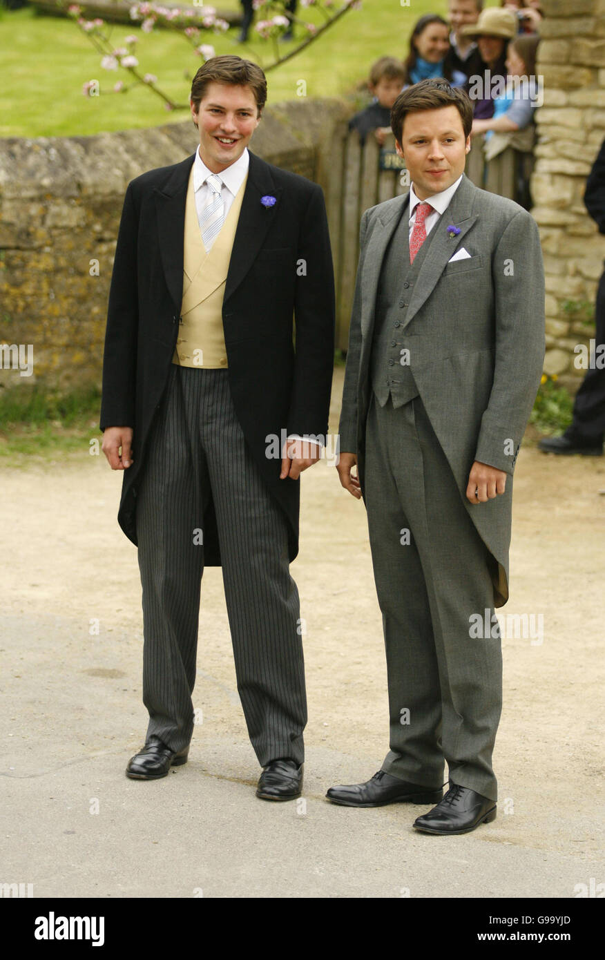 Harry Lopes (blouson noir) arrive avec son meilleur homme pour son ...