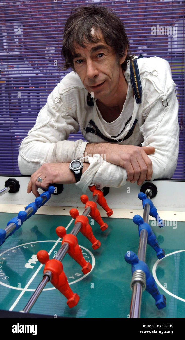 Le chanteur jimmy pursey aux studios olympiques de barnes Banque de ...