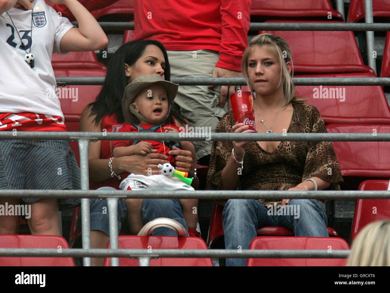 Theo walcott girlfriend melanie slade Banque de photographies et d ...