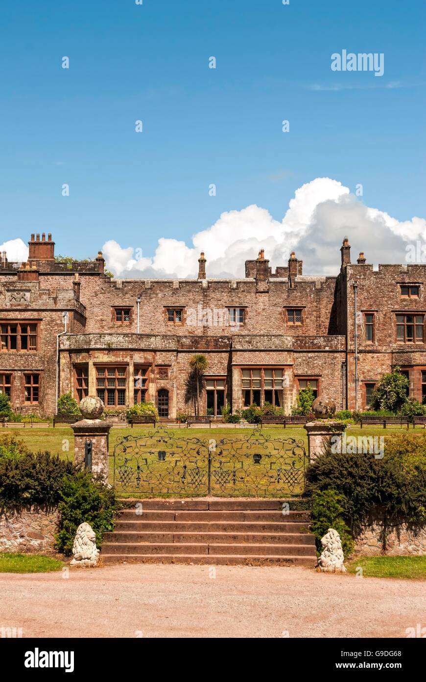Muncaster lake district Banque de photographies et d’images à haute ...